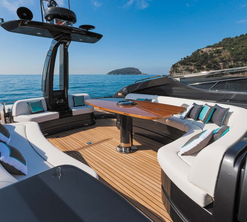 CHEYENNE Yacht Charter Details, Riva | CHARTERWORLD Luxury Superyachts